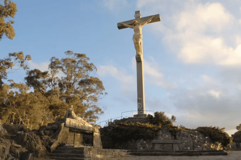 Monumentos Históricos: el Monte Calvario, de Tandil, y el Parque de la Constitución, de Santa Fe ...
